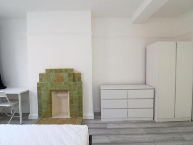 For Rent 5 Bedroom Shared Living/roommate London London DLS90561809