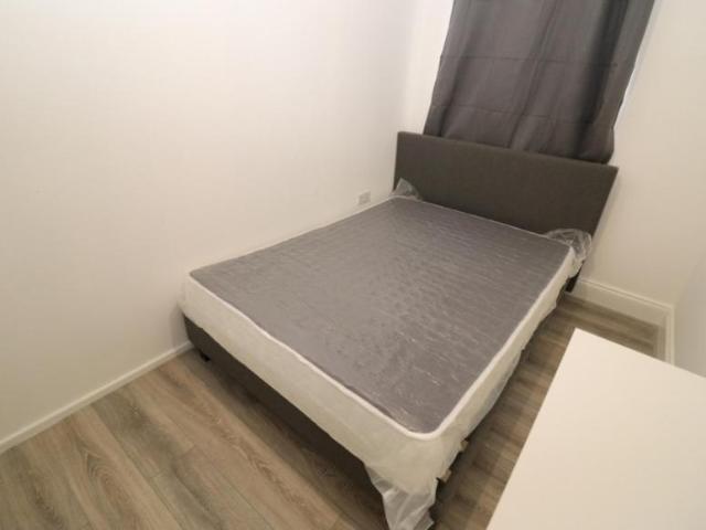 For Rent 5 Bedroom Shared Living/roommate London London DLS90561849
