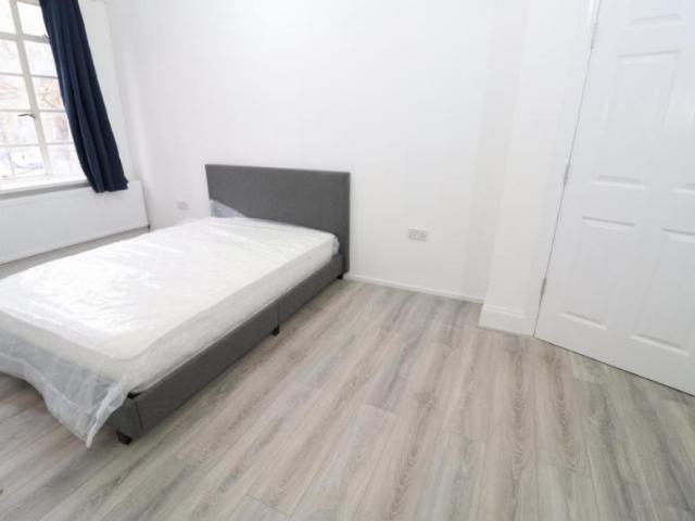 For Rent 5 Bedroom Shared Living/roommate London London DLS90561856