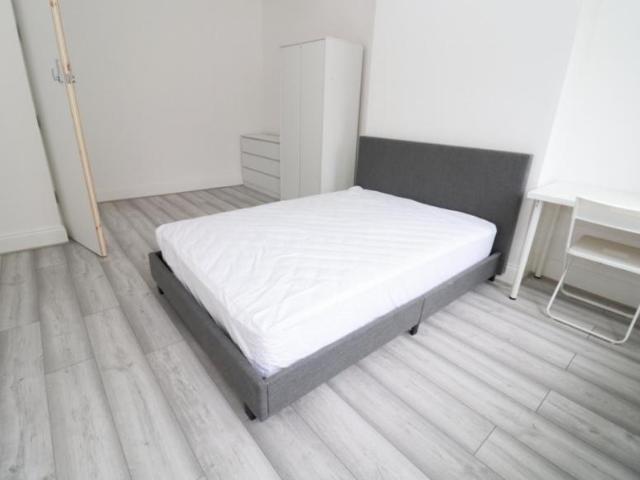 For Rent 5 Bedroom Shared Living/roommate London London DLS90561858