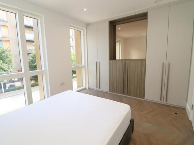 For Rent 5 Bedroom Shared Living/roommate London London DLS90561387