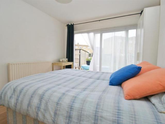 For Rent 5 Bedroom Shared Living/roommate London London DLS90562473