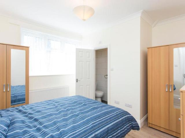 For Rent 5 Bedroom Shared Living/roommate London London DLS90562614