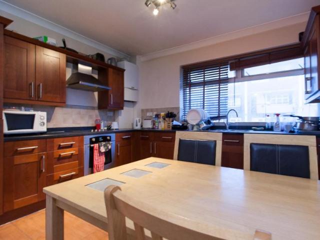 For Rent 5 Bedroom Shared Living/roommate London London DLS90562736