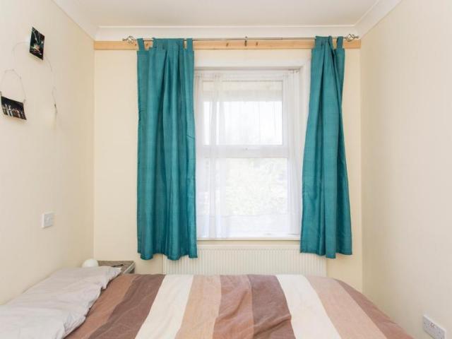 For Rent 5 Bedroom Shared Living/roommate London London DLS90562121