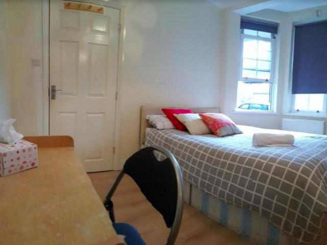 For Rent 5 Bedroom Shared Living/roommate London London DLS90562205
