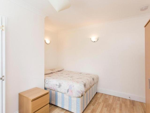 For Rent 5 Bedroom Shared Living/roommate London London DLS90562282
