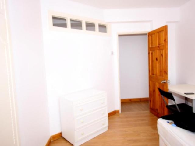 For Rent 5 Bedroom Shared Living/roommate London London DLS90563706