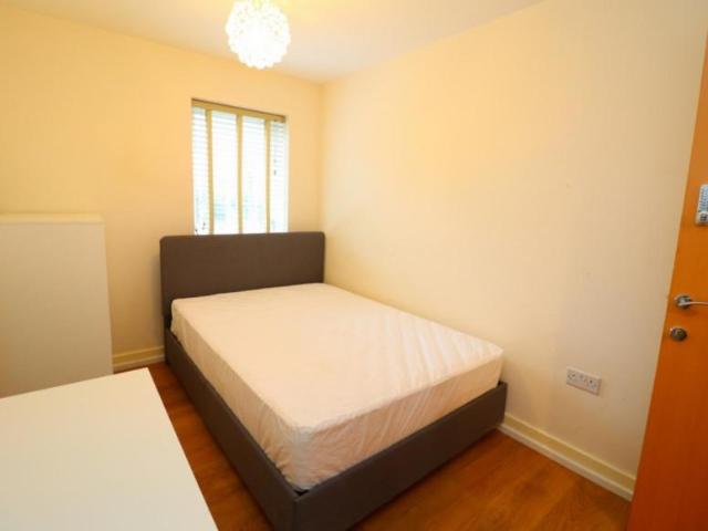 For Rent 5 Bedroom Shared Living/roommate London London DLS90563894