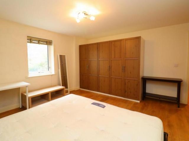 For Rent 5 Bedroom Shared Living/roommate London London DLS90563904