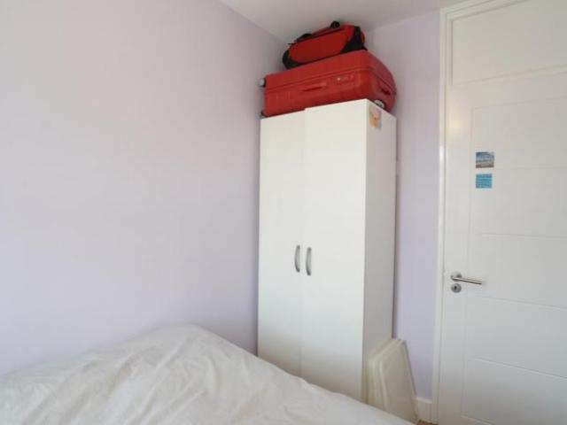 For Rent 5 Bedroom Shared Living/roommate London London DLS90563072