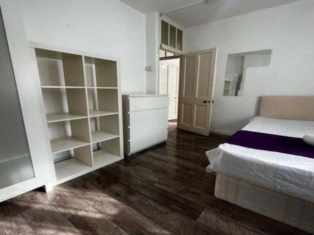 For Rent 5 Bedroom Shared Living/roommate London London DLS98636677