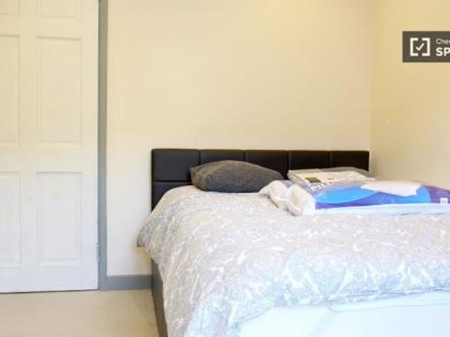 For Rent 5 Bedroom Shared Living/roommate London London DS71881235