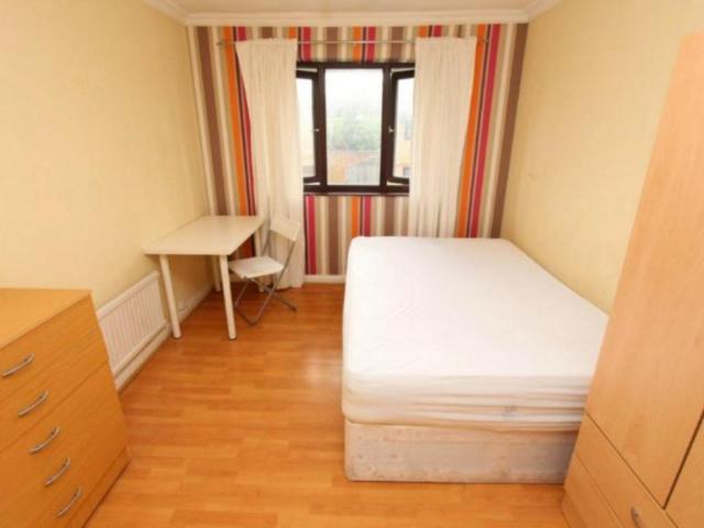For Rent 5 Bedroom Shared Living/roommate London London DS90559346