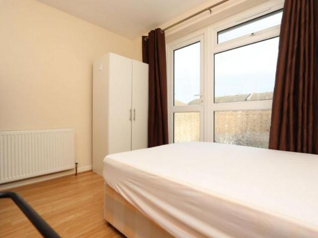 For Rent 5 Bedroom Shared Living/roommate London London DS90559351
