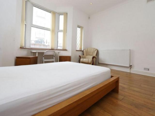 For Rent 5 Bedroom Shared Living/roommate London London DS90559384