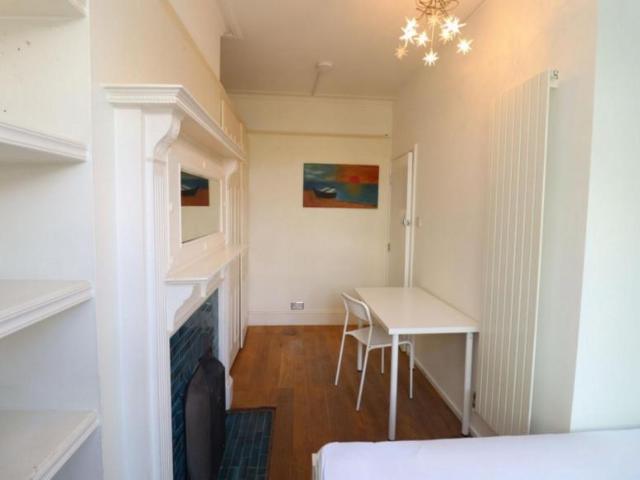 For Rent 5 Bedroom Shared Living/roommate London London DS90559393