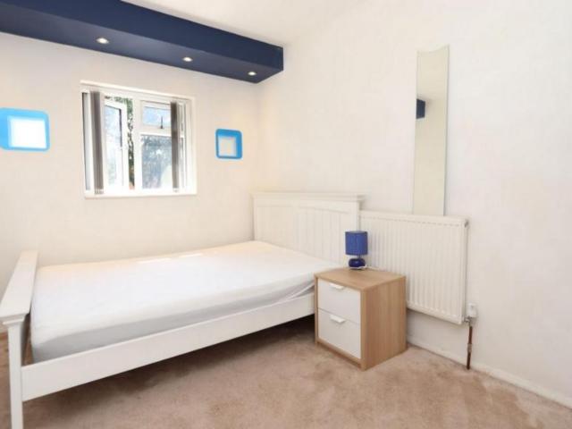 For Rent 5 Bedroom Shared Living/roommate London London DS90559302