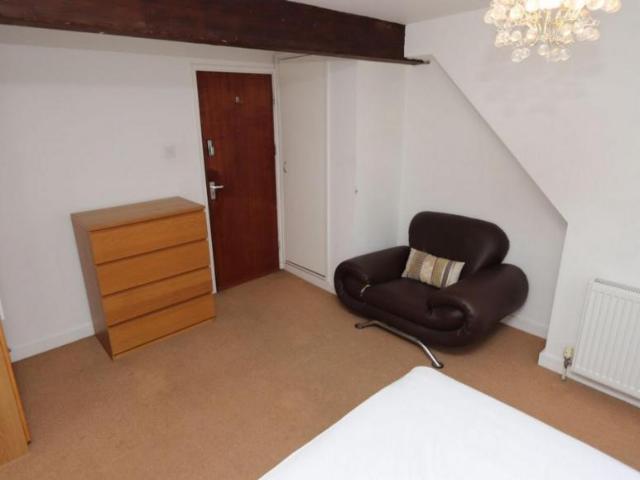 For Rent 5 Bedroom Shared Living/roommate London London DS90559447