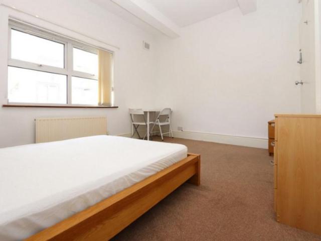 For Rent 5 Bedroom Shared Living/roommate London London DS90559471