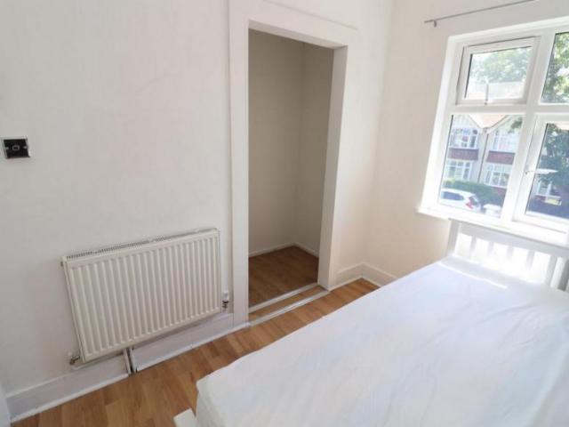 For Rent 5 Bedroom Shared Living/roommate London London DS90559558