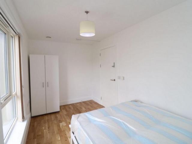 For Rent 5 Bedroom Shared Living/roommate London London DS90559501