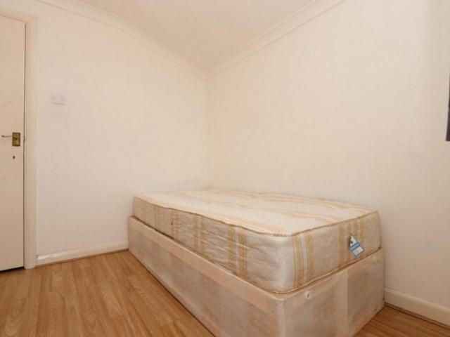 For Rent 5 Bedroom Shared Living/roommate London London DS90559515