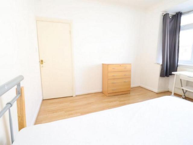 For Rent 5 Bedroom Shared Living/roommate London London DS90559519