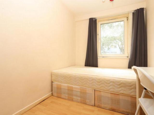 For Rent 5 Bedroom Shared Living/roommate London London DS90559653