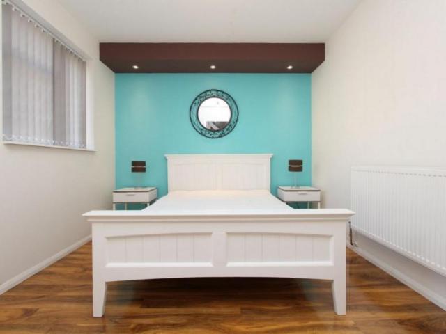 For Rent 5 Bedroom Shared Living/roommate London London DS90559658