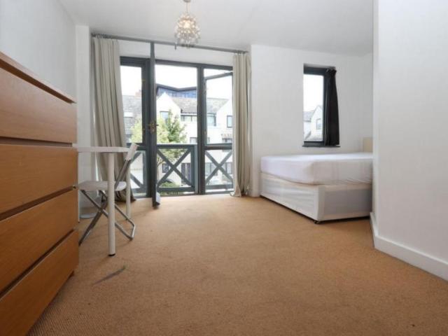 For Rent 5 Bedroom Shared Living/roommate London London DS90559612