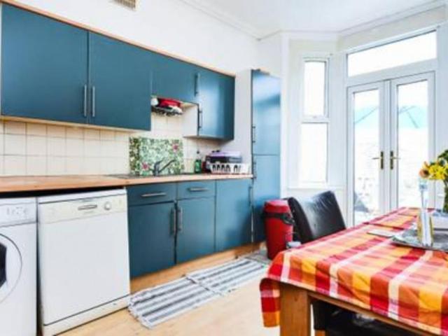 For Rent 5 Bedroom Shared Living/roommate London London DS90559630