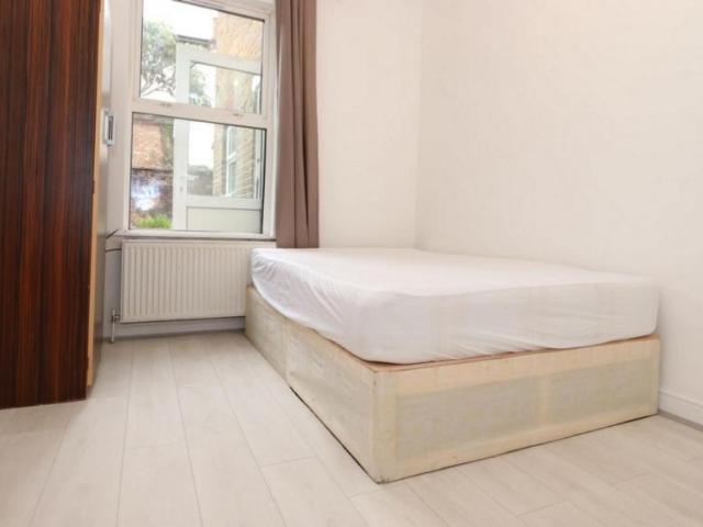 For Rent 5 Bedroom Shared Living/roommate London London DS90559746