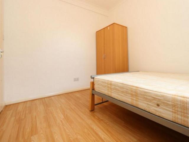 For Rent 5 Bedroom Shared Living/roommate London London DS90559776