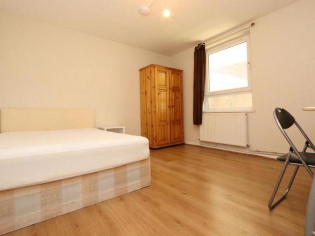 For Rent 5 Bedroom Shared Living/roommate London London DS90559784