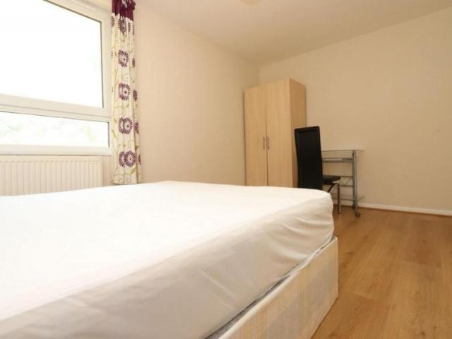 For Rent 5 Bedroom Shared Living/roommate London London DS90559785