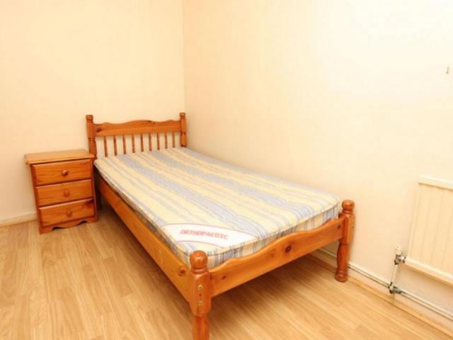 For Rent 5 Bedroom Shared Living/roommate London London DS90559858