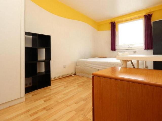For Rent 5 Bedroom Shared Living/roommate London London DS90559865