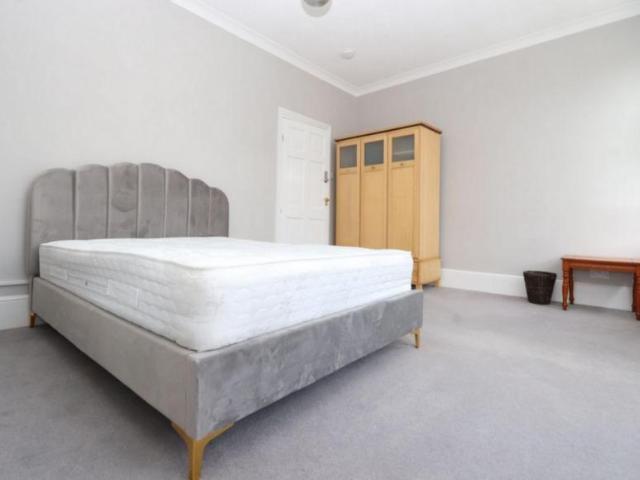 For Rent 5 Bedroom Shared Living/roommate London London DS90559889