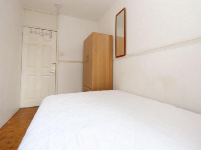 For Rent 5 Bedroom Shared Living/roommate London London DS90559830