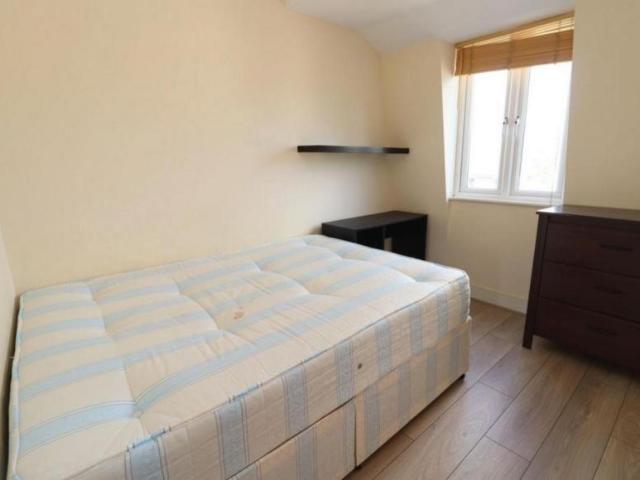 For Rent 5 Bedroom Shared Living/roommate London London DS90559963