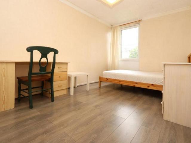 For Rent 5 Bedroom Shared Living/roommate London London DS90559983