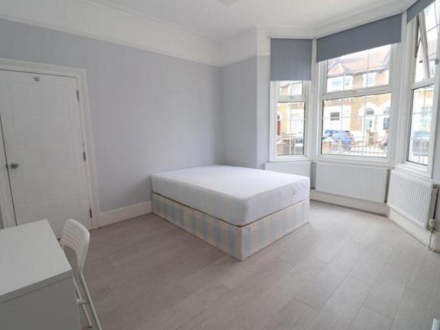 For Rent 5 Bedroom Shared Living/roommate London London DS90559901