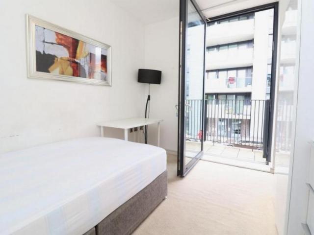 For Rent 5 Bedroom Shared Living/roommate London London DS90560001