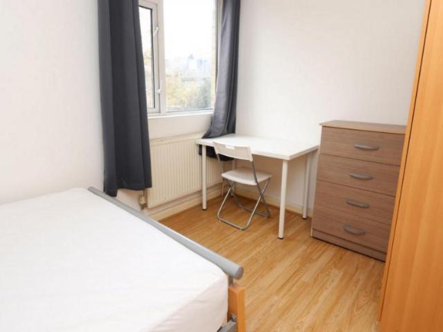 For Rent 5 Bedroom Shared Living/roommate London London DS90560102