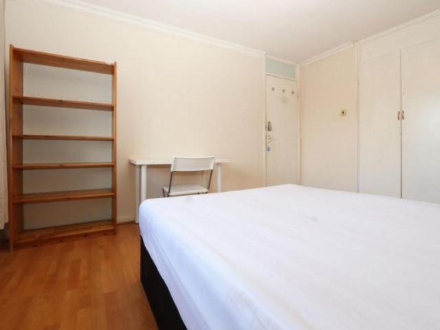 For Rent 5 Bedroom Shared Living/roommate London London DS90560104