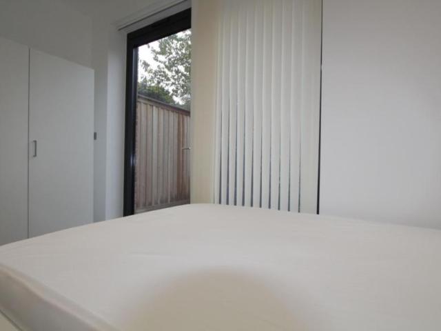 For Rent 5 Bedroom Shared Living/roommate London London DS90560317