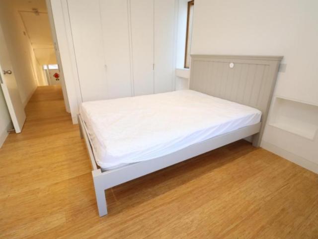 For Rent 5 Bedroom Shared Living/roommate London London DS90560500