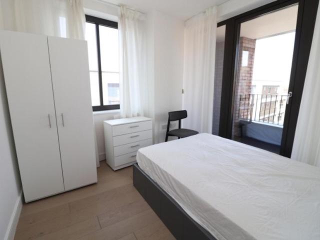 For Rent 5 Bedroom Shared Living/roommate London London DS90560686