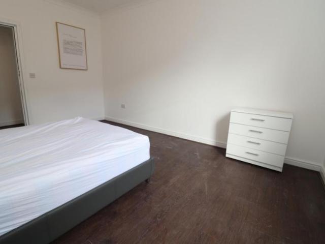 For Rent 5 Bedroom Shared Living/roommate London London DS90560607